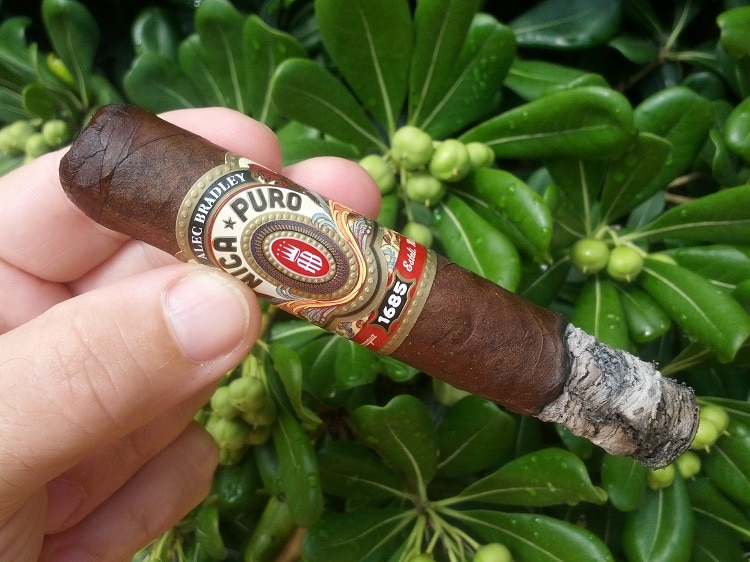 Alec Bradley Nica Puro Robusto - CigarsLover Magazine
