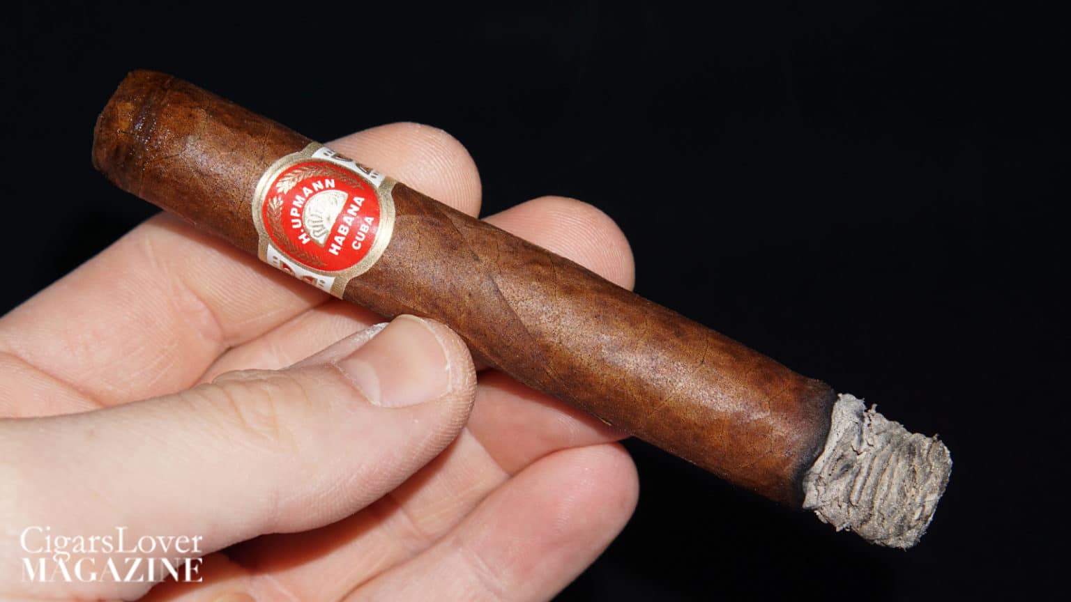 H. Upmann Regalias - CigarsLover Magazine
