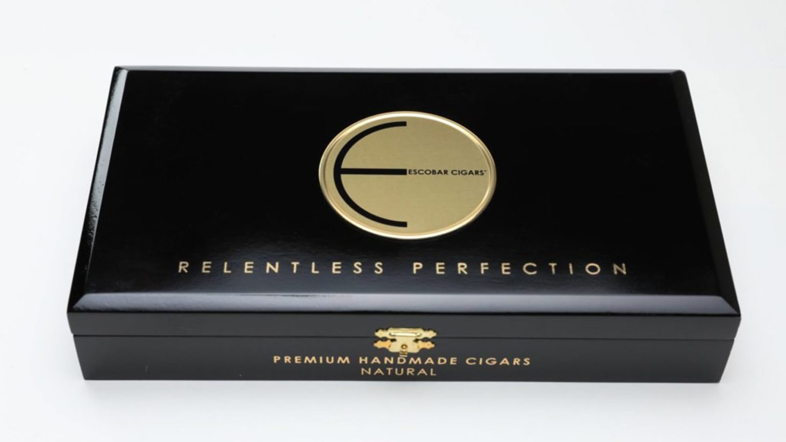 Escobar Cigars (Puros Privados) Partner Up With Nas - CigarsLover Magazine