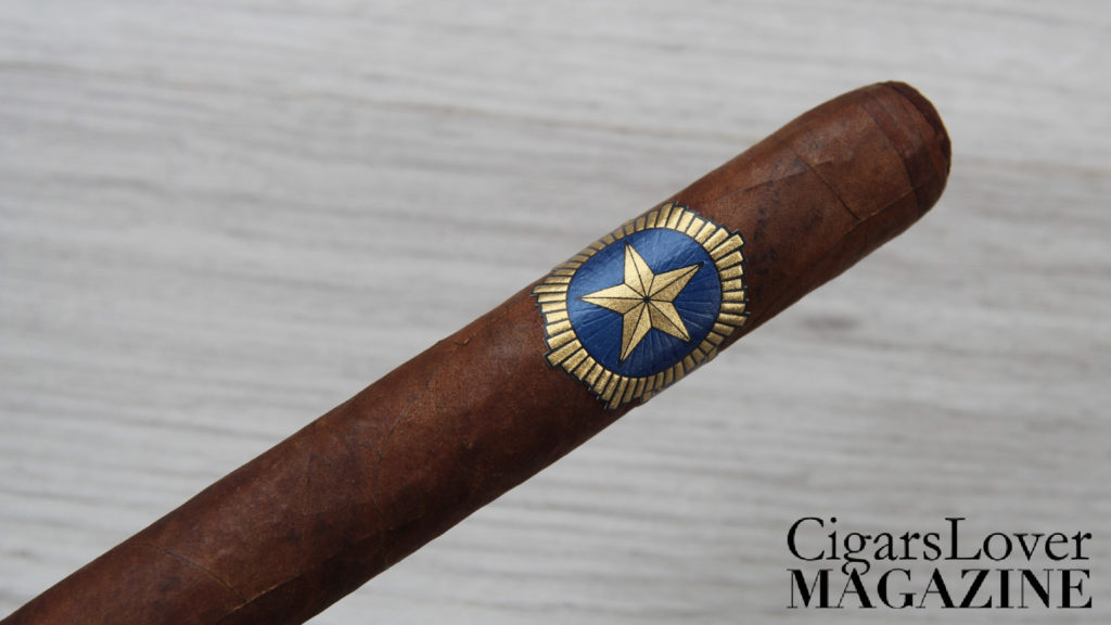 Stillwell Star Navy No. 1056 - CigarsLover Magazine