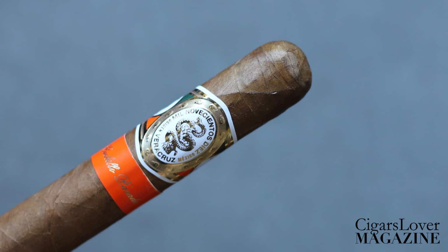 Casa 1910 Cuchillo Parado - CigarsLover Magazine
