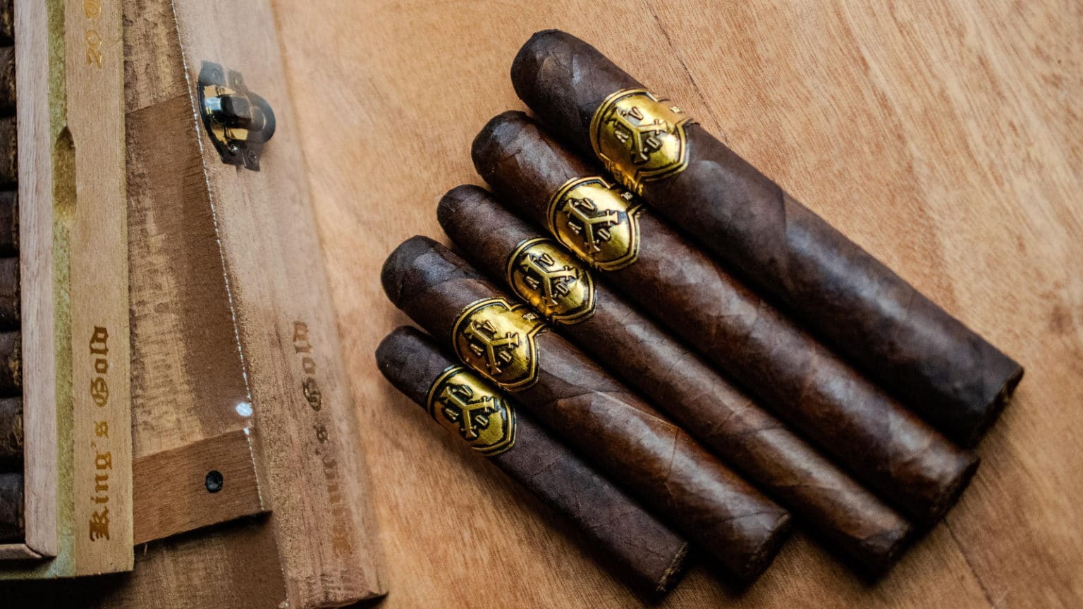 ADVentura Cigars announces NEW SIZES for King’s Gold - CigarsLover Magazine