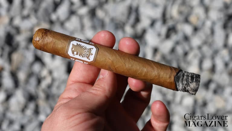 Undercrown Shade Gran Toro - CigarsLover Magazine